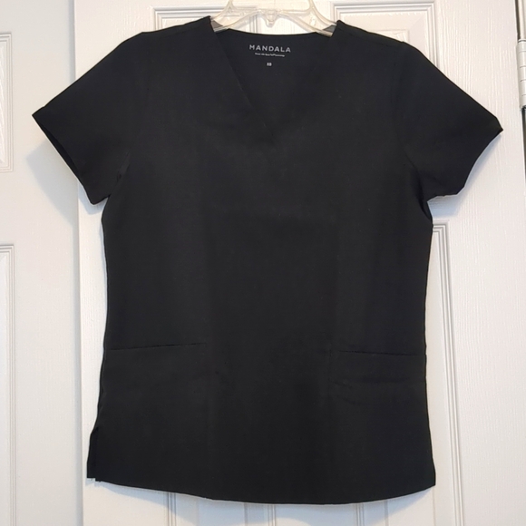 Mandala | Tops | Mandala Six Pocket Scrub Top | Poshmark